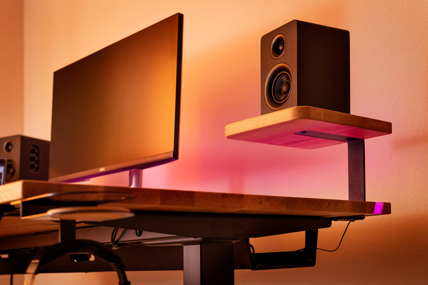 Floating speaker stands | ErgoHide